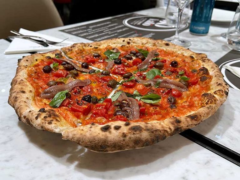 Dove mangiare la migliore pizza di Napoli? La top 10 (e la prima non è quella più conosciuta ...