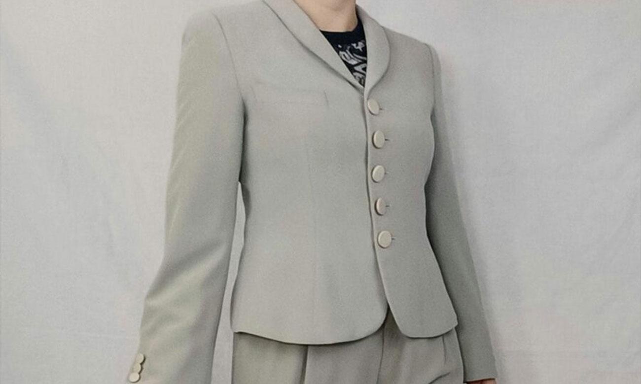 Buon compleanno Giorgio Armani! I 6 capi iconici che fanno ancora ...